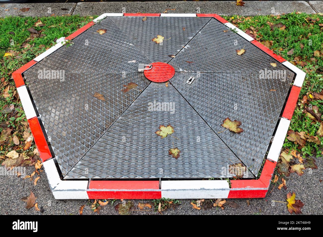 Parking hexagonal hi-res stock photography and images - Alamy