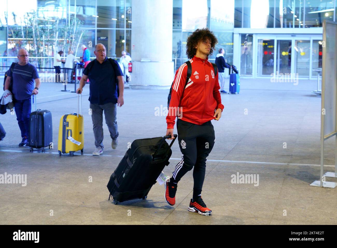 Standard's Marlon Fossey pictured during the arrival at the airport in ...