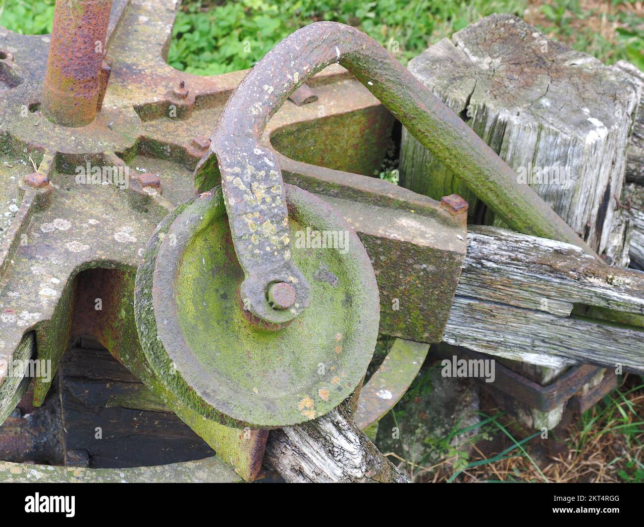 Weathered pulley hi-res stock photography and images - Alamy