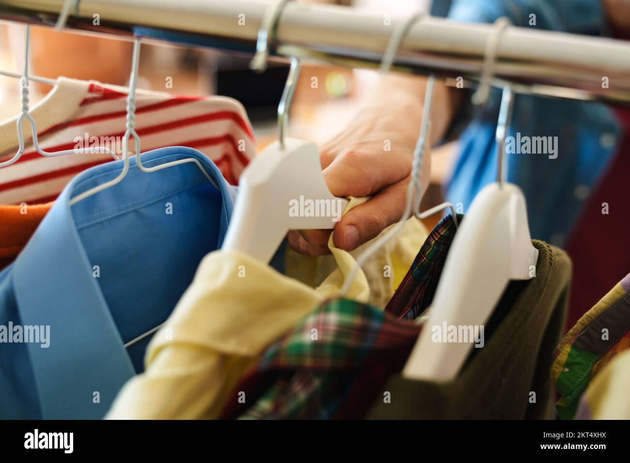 Second hand clothes rail hi-res stock photography and images - Alamy