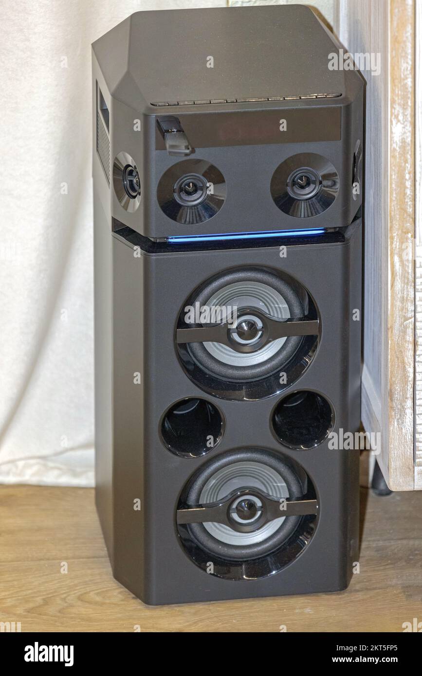Loudspakers hi-res stock photography and images - Alamy