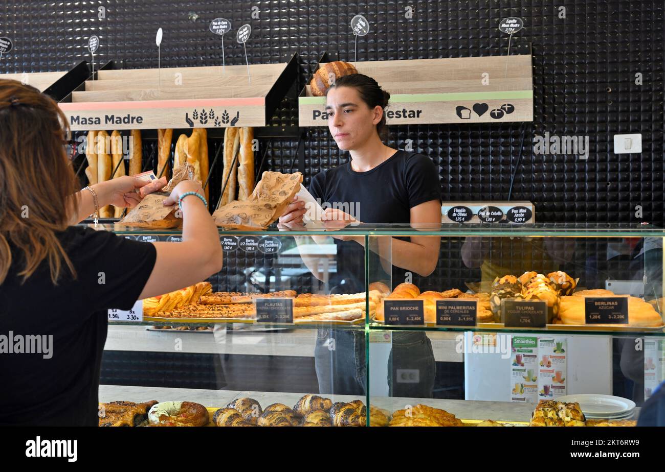 Restaurant granier panes artesanos hi-res stock photography and images ...