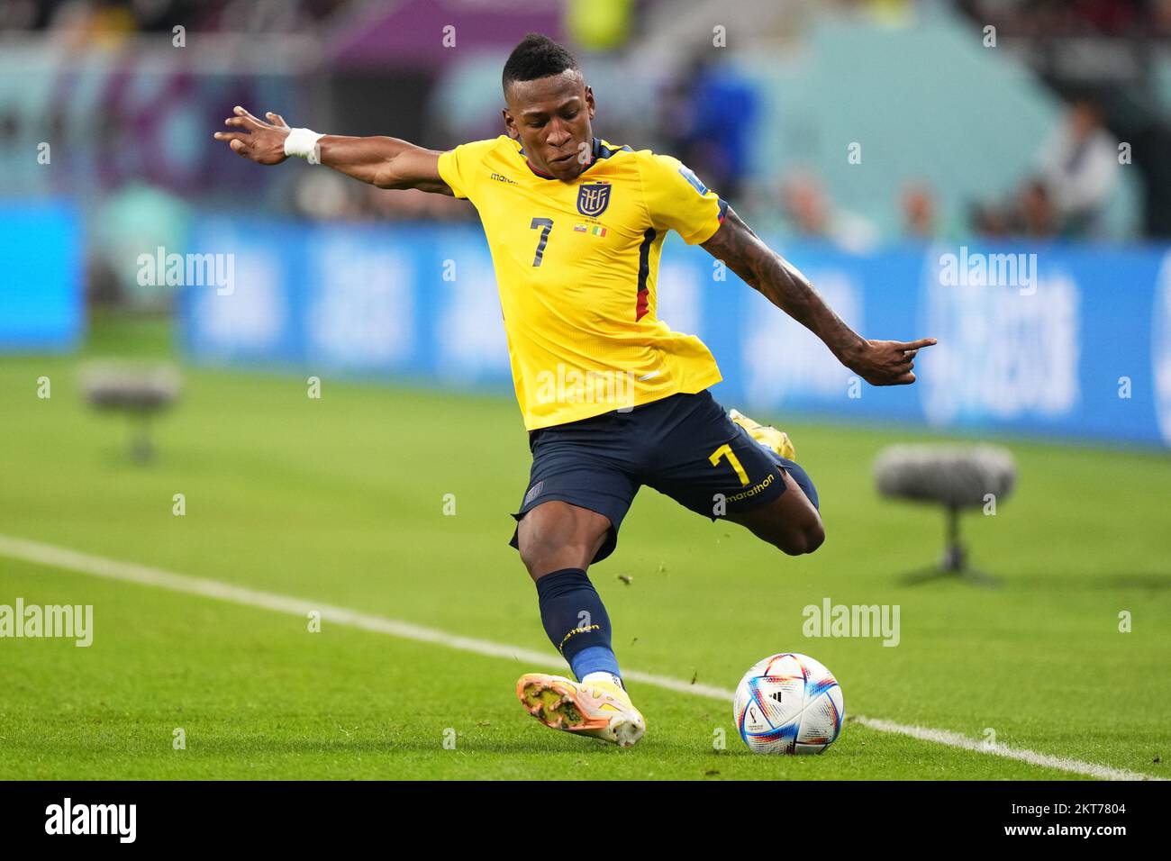 Footballeur pervis estupinan Banque de photographies et d’images à ...