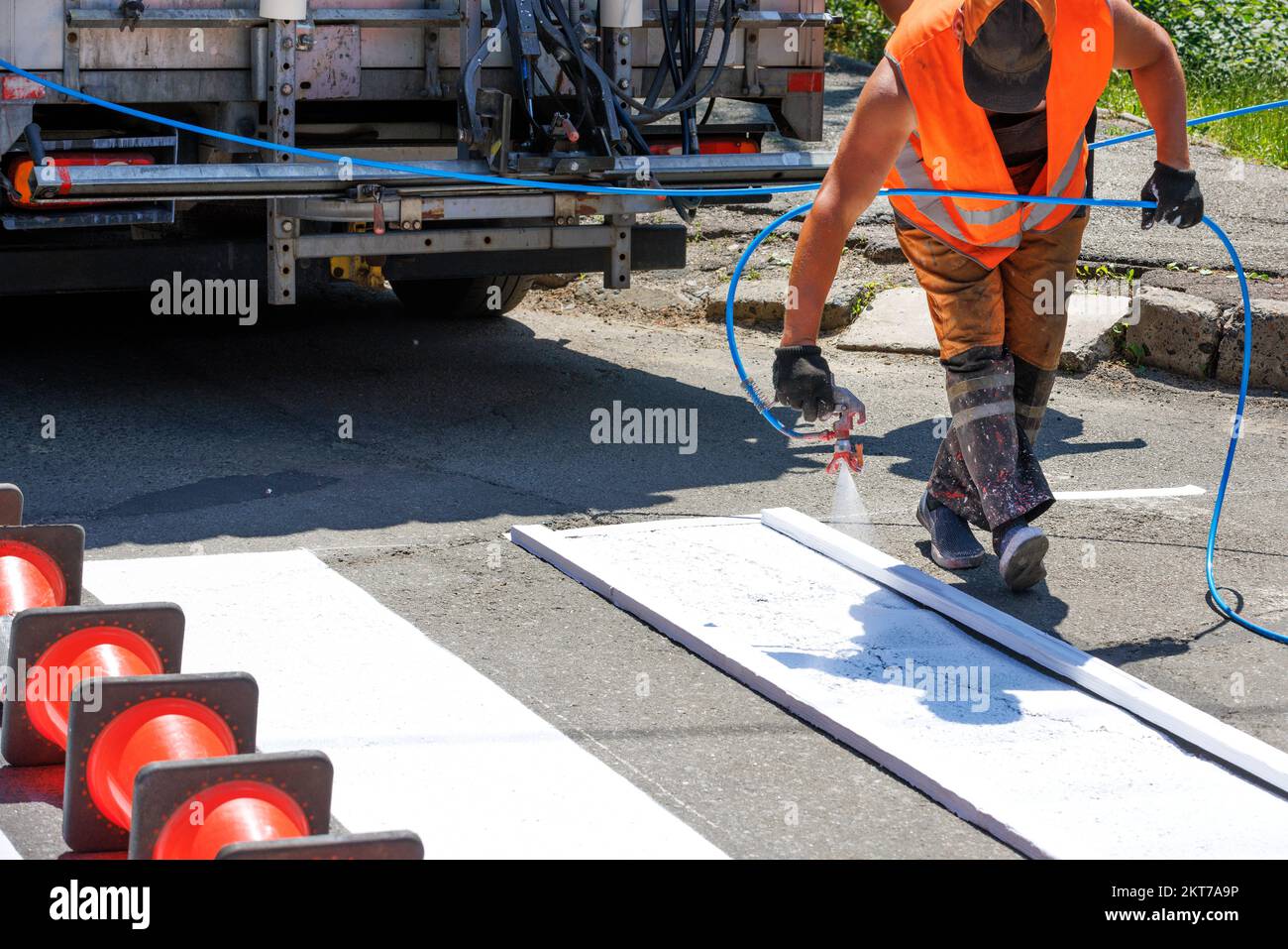 Highway paint sprayer hi-res stock photography and images - Alamy