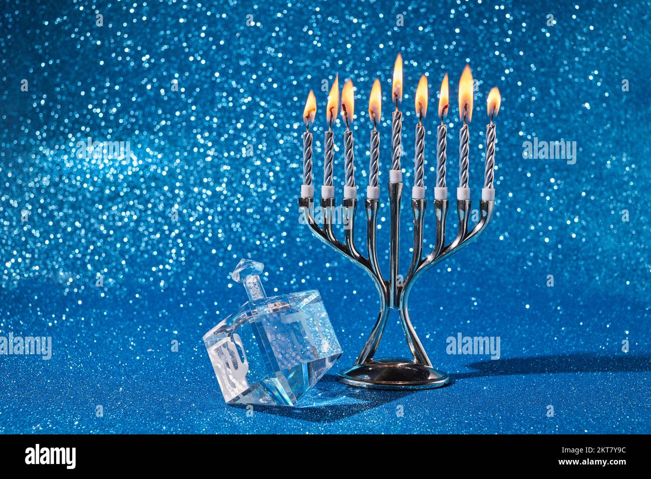 Gimel hebrew letters hi-res stock photography and images - Alamy