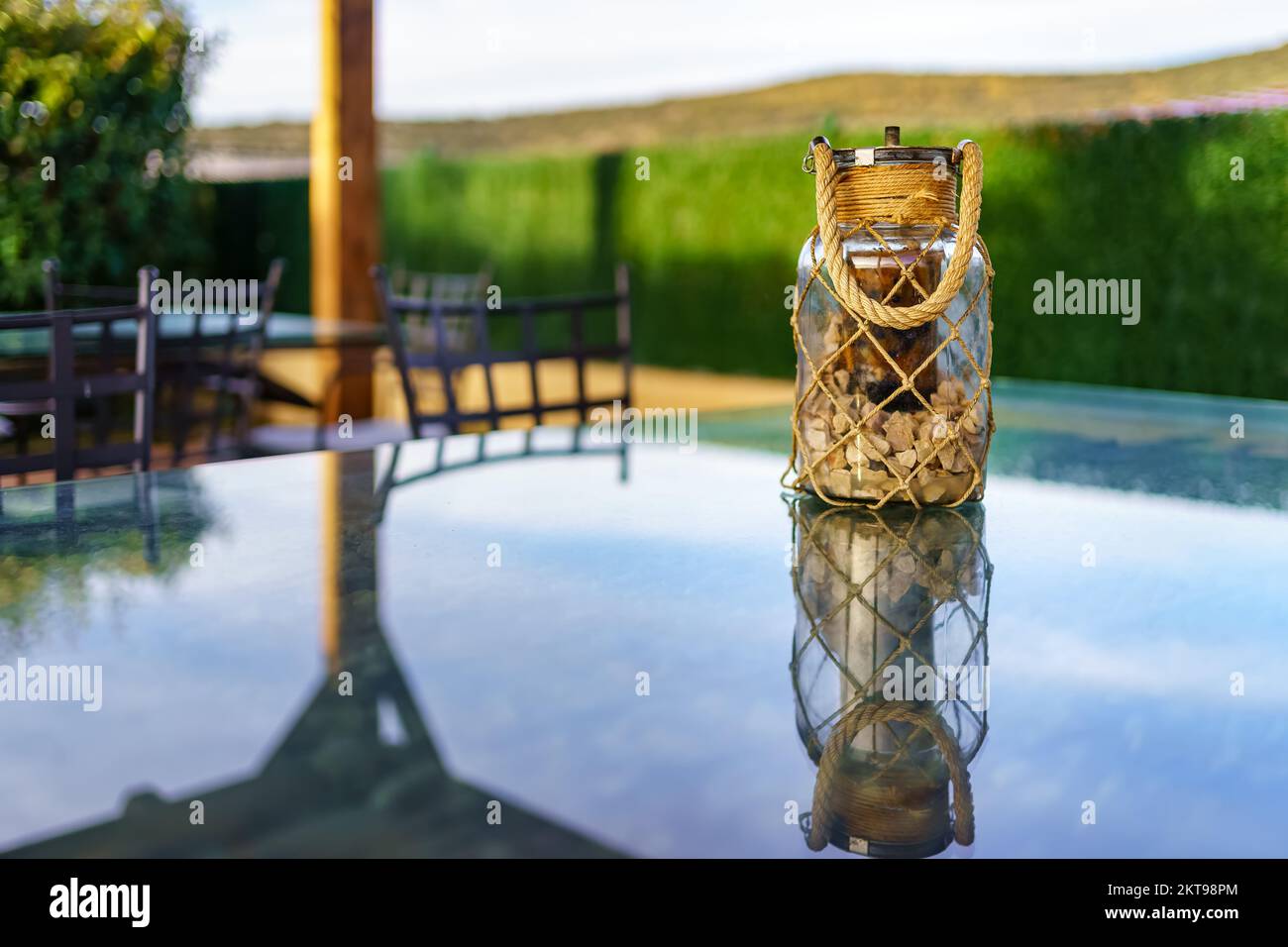 House inside glass jar hi-res stock photography and images - Alamy