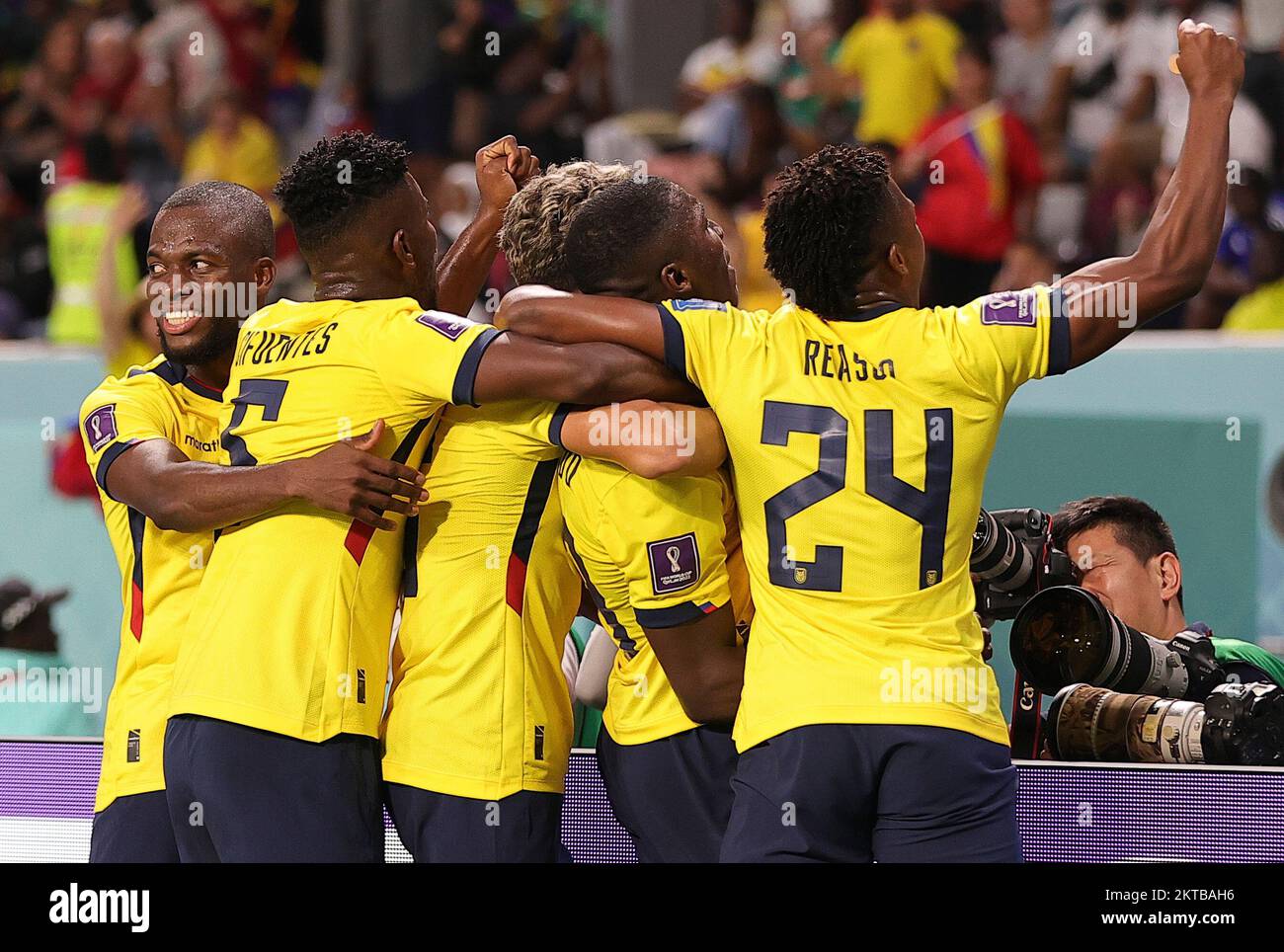 Doha, Qatar. 29th Nov, 2022. Players of Ecuador celebrate scoring ...