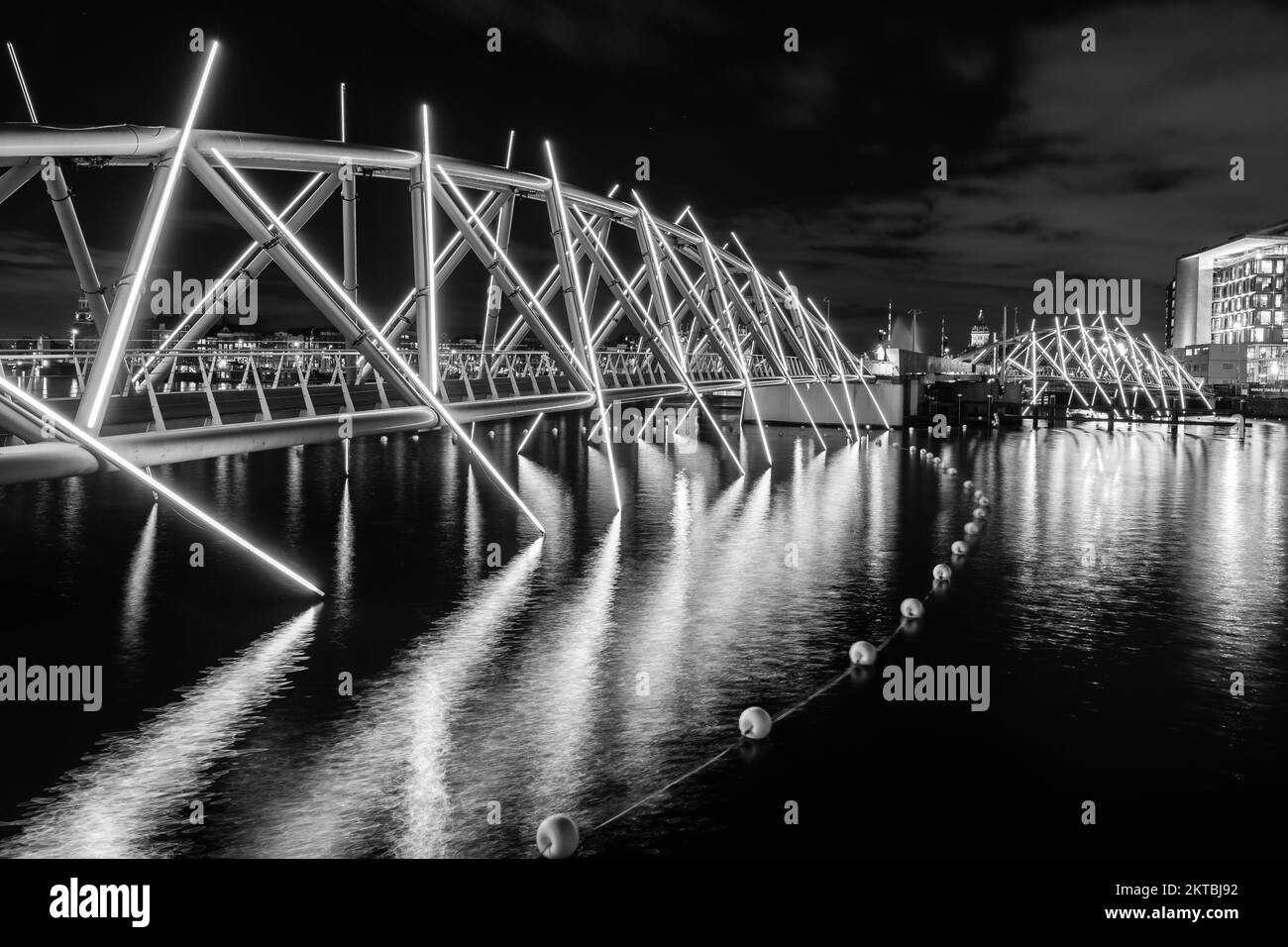 Cityscape amsterdam canal river Black and White Stock Photos & Images ...