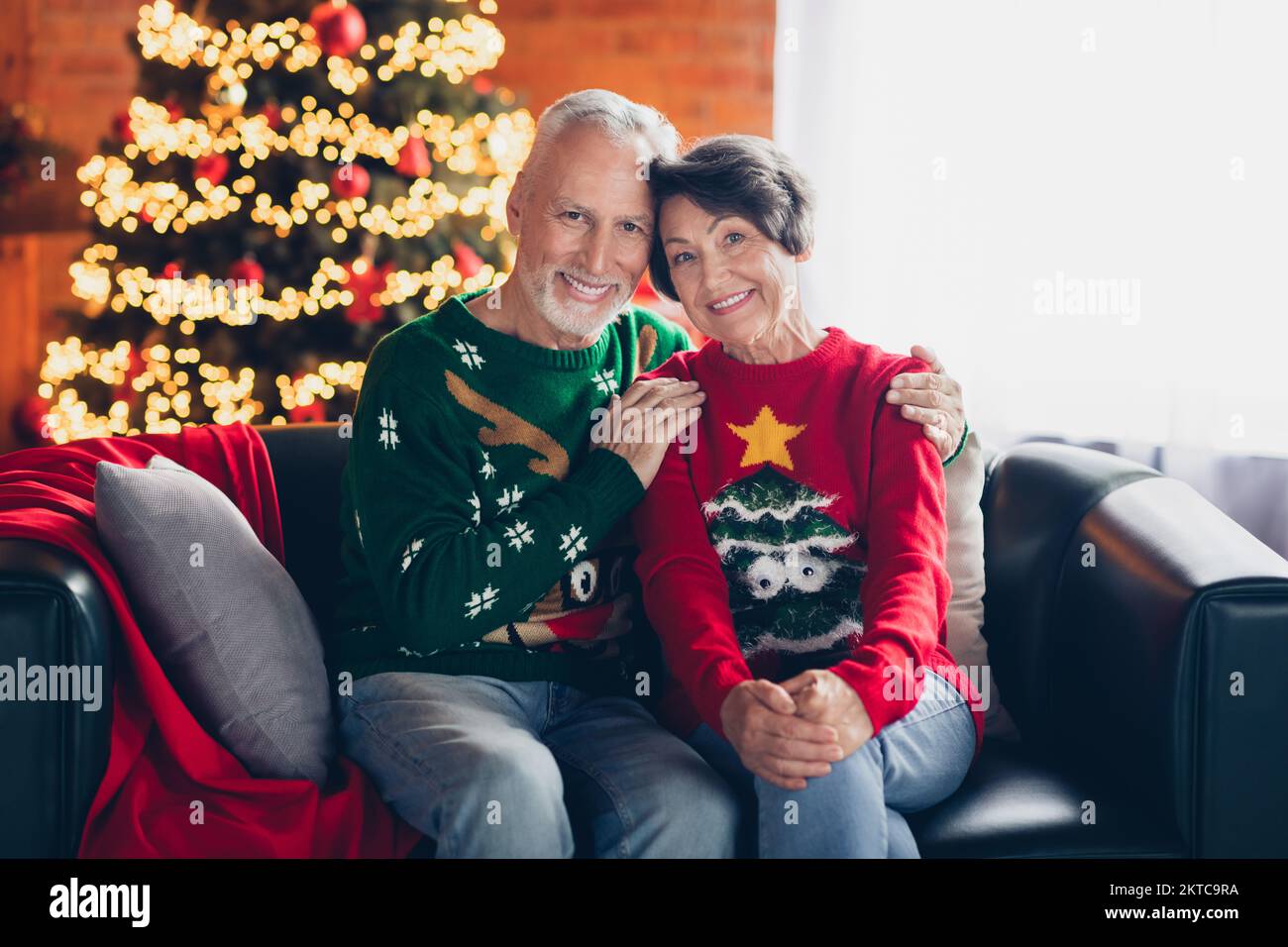 Cuddle forever hi-res stock photography and images - Alamy
