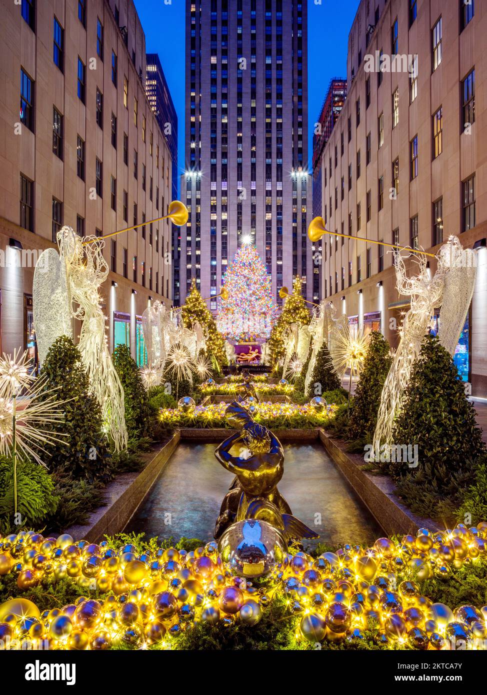 Rockefeller Center with Christmas Tree and Angels, Manhatten,New York ...