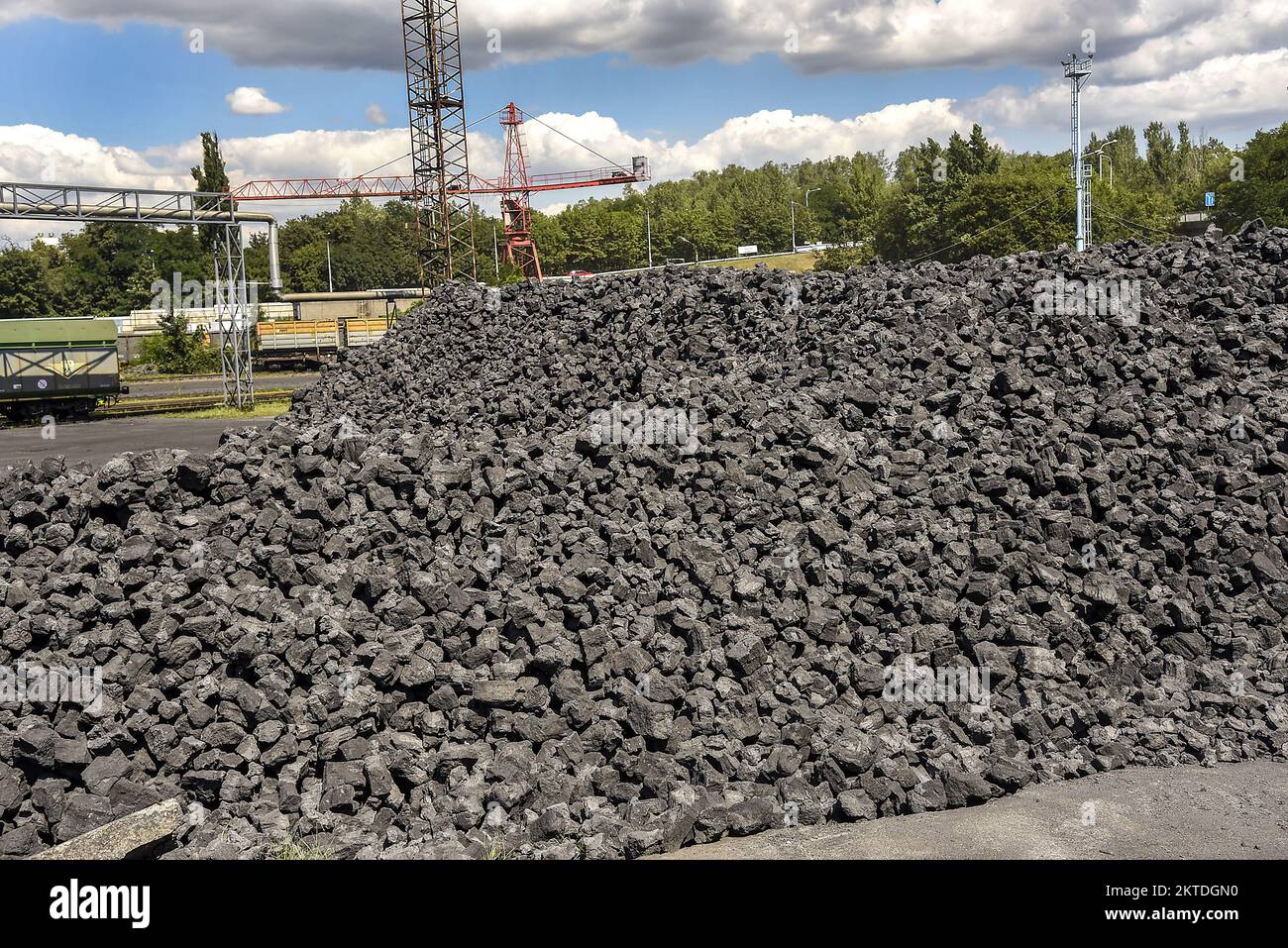 Outdoor coke warehouse at the Sverma coking plant in Ostrava (CTK Photo ...