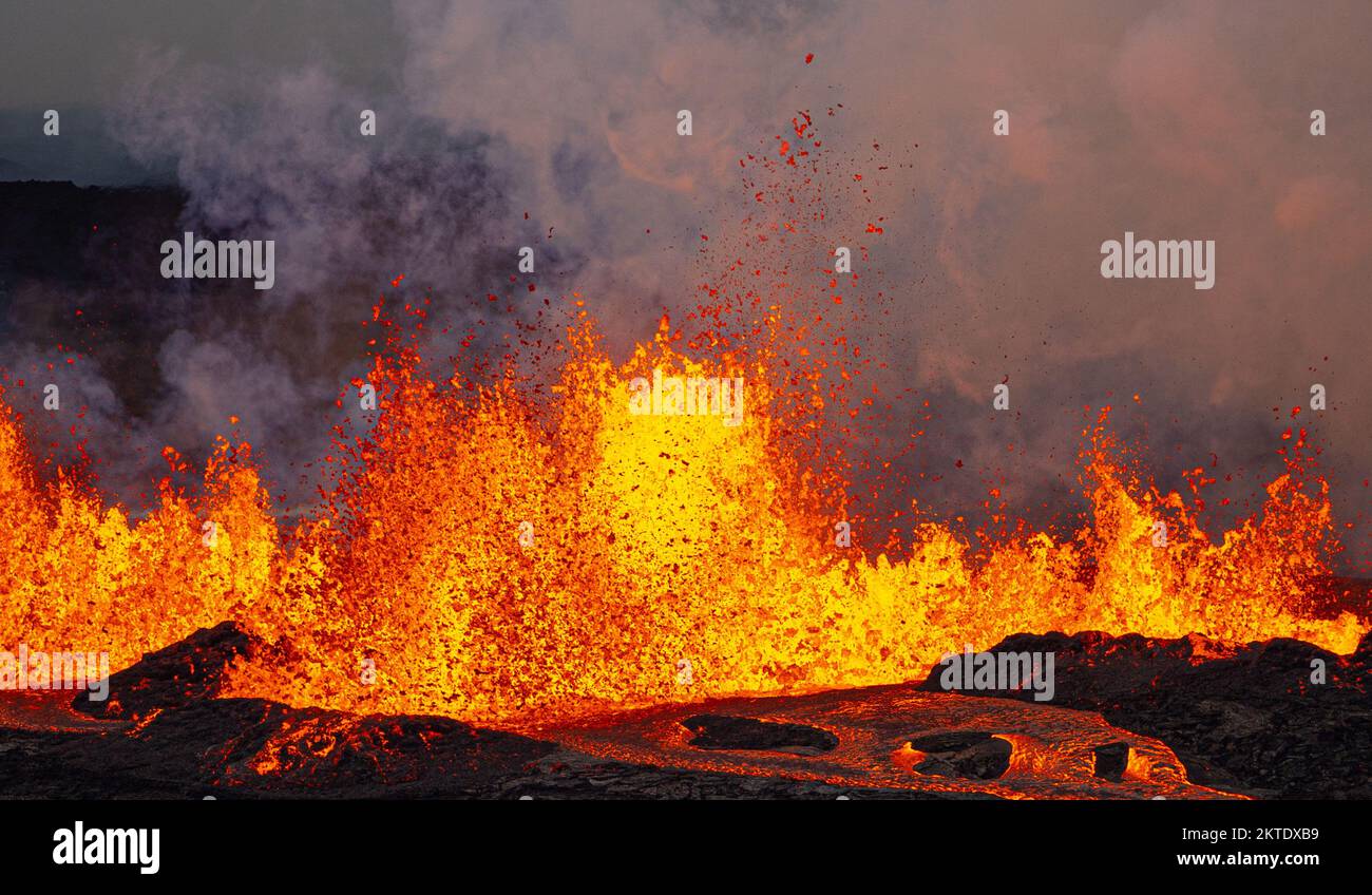 Mauna Loa, HI, USA. 29th Nov, 2022. Volcanic eruption at Mauna Loa volcano on the Big Island of ...