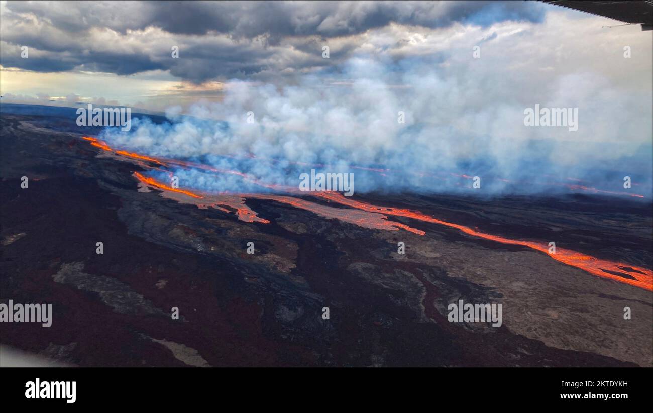 Mauna Loa, United States of America. 28 November, 2022. Lava flows ...