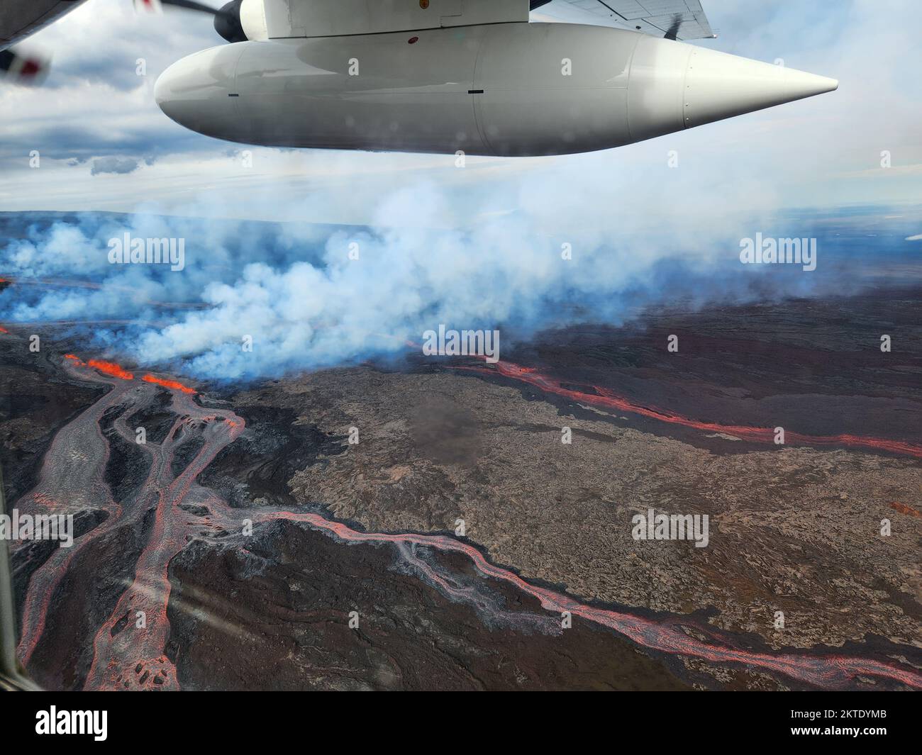 Mauna Loa, United States of America. 28 November, 2022. Lava flows ...