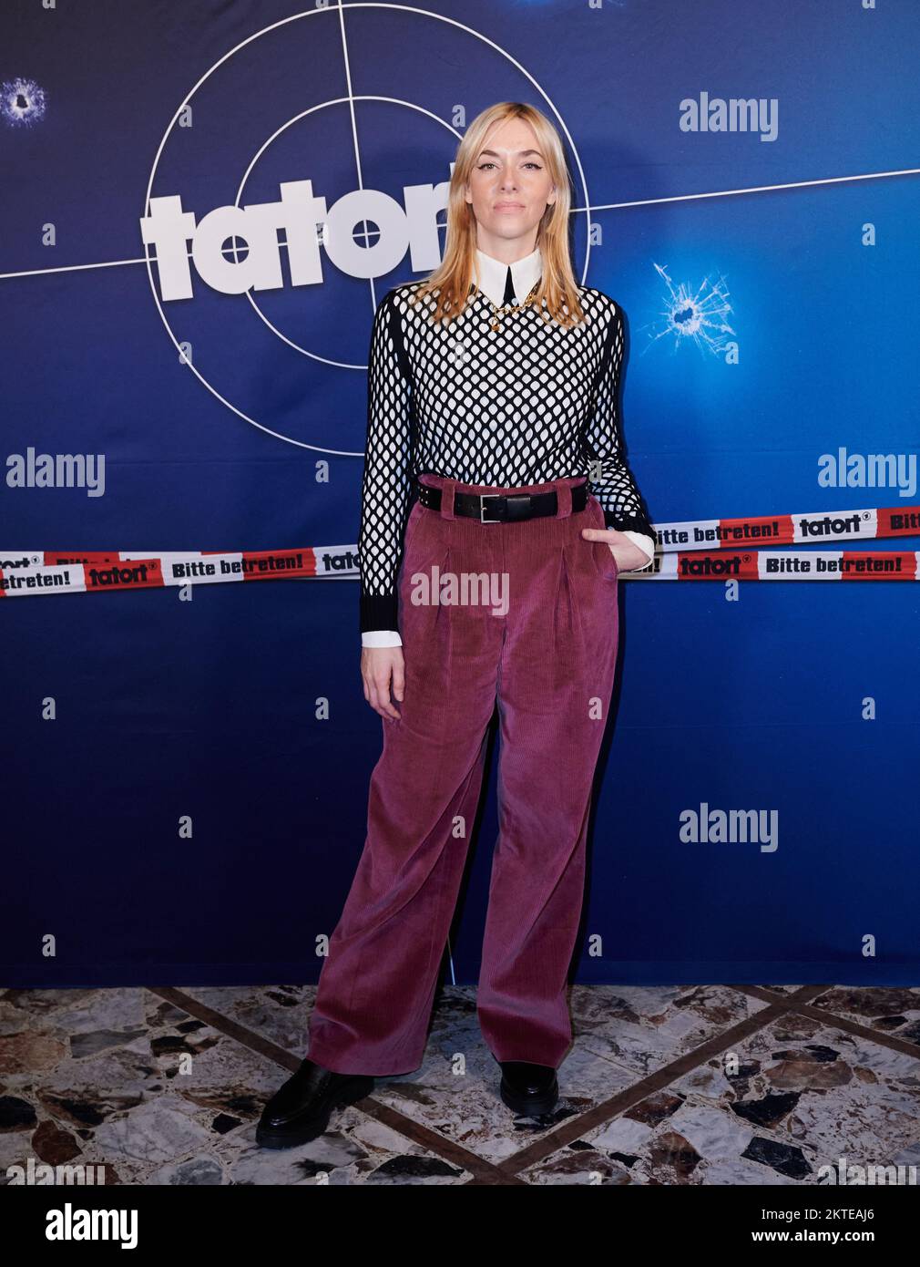 Berlin, Germany. 29th Nov, 2022. Kim Riedle comes to the preview of the ...