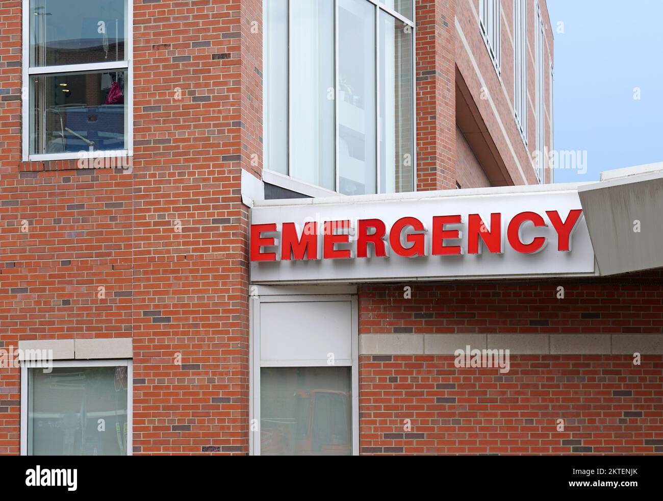 Brick hospital building hi-res stock photography and images - Alamy