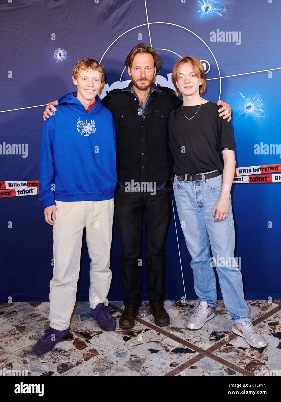 Berlin, Germany. 29th Nov, 2022. Jona Levin Nicolai (l-r), Andreas ...