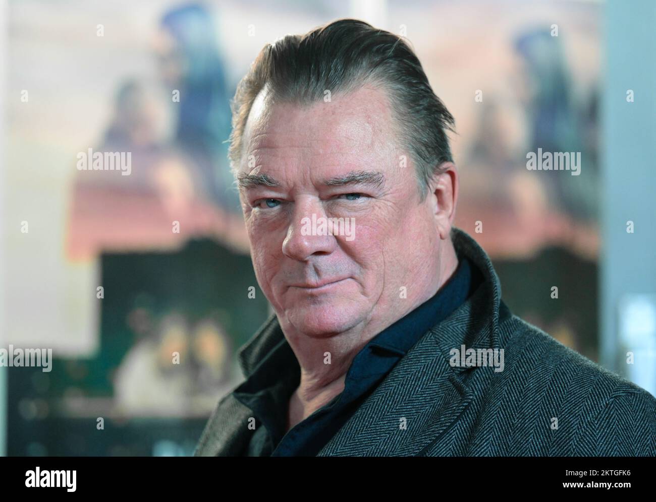 Leipzig, Germany. 29th Nov, 2022. German actor Peter Kurth comes to the ...