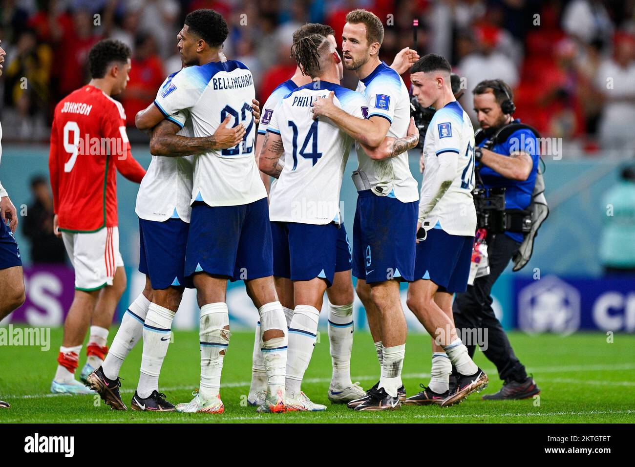 DOHA, QATAR - NOVEMBER 29: Callum Wilson of England, Jordan Henderson ...
