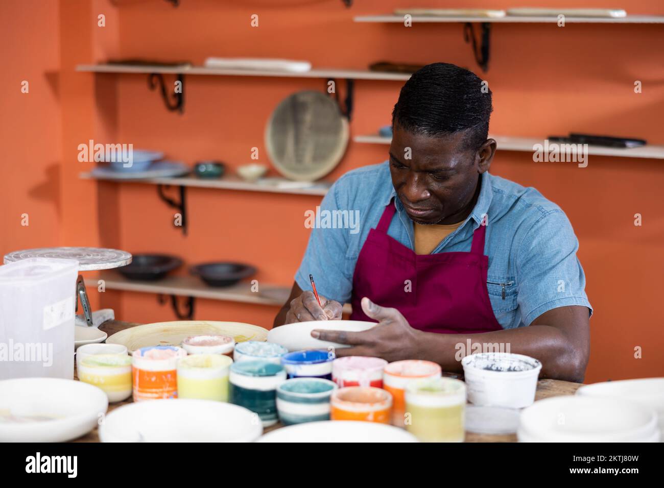Ceramic plate creation hi-res stock photography and images - Alamy
