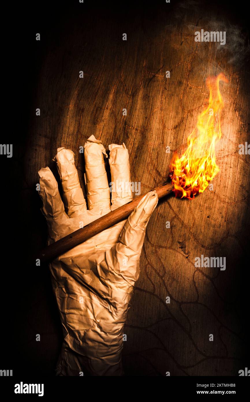 Hands holding torch hi-res stock photography and images - Alamy
