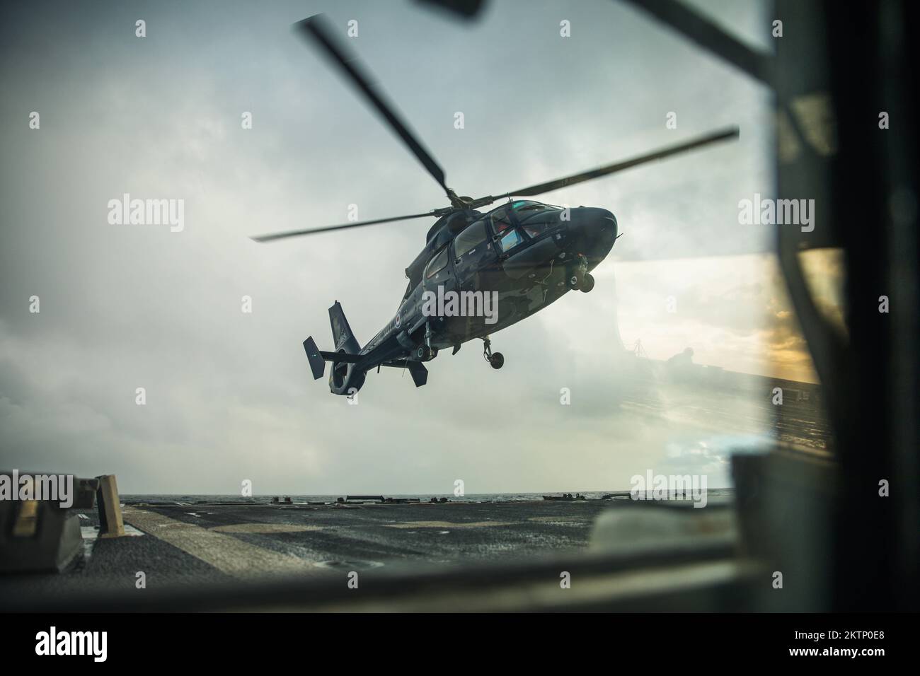 221115-N-GF955-1014 ENGLISH CHANNEL (Nov. 15, 2022) A British Royal ...