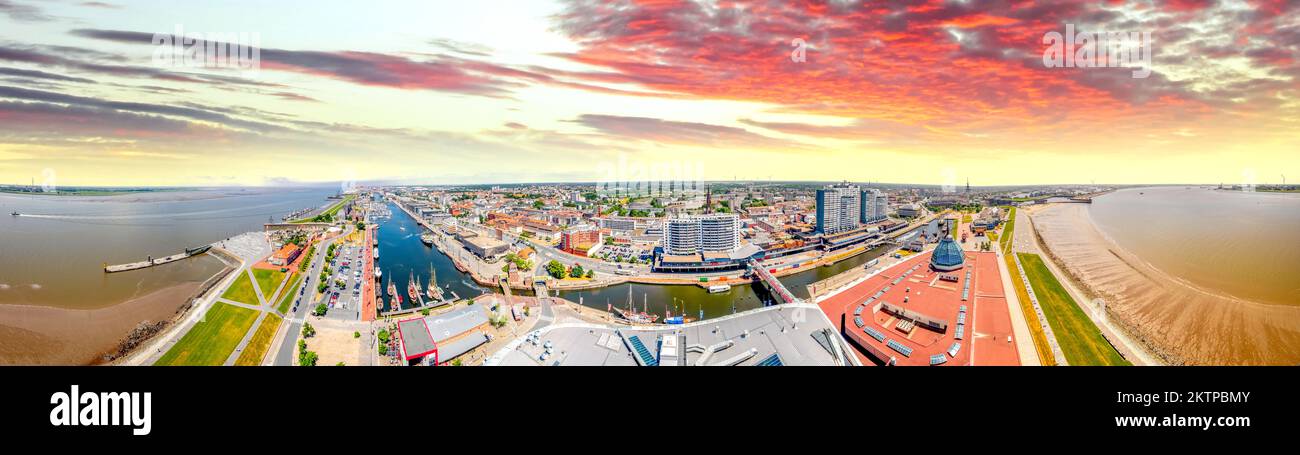 Bremerhaven port hi-res stock photography and images - Alamy