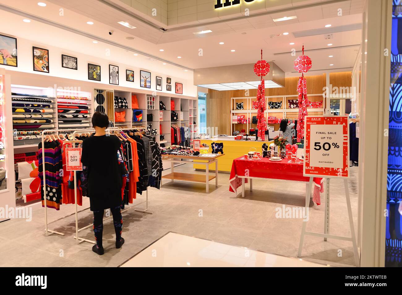HONG KONG, CHINA - FEBRUARY 04, 2015: shopping center interior. In Hong ...