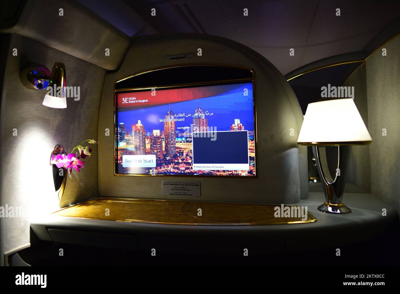 United airlines first class cabin hi-res stock photography and images ...