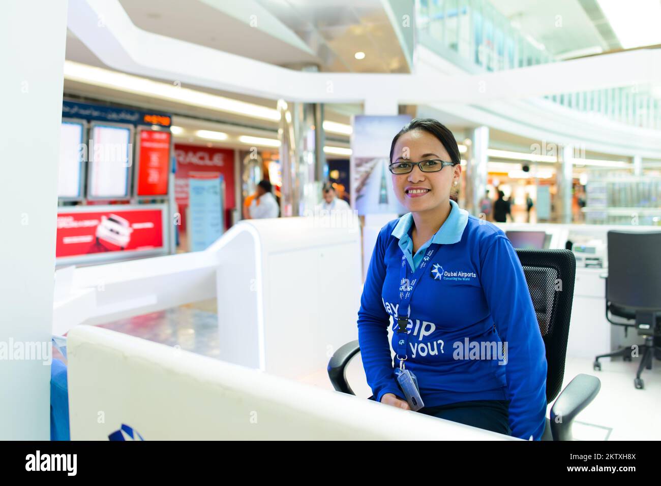 Emirates airline information desk hi-res stock photography and images ...