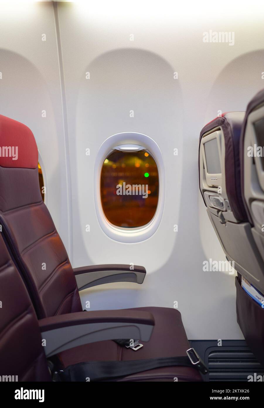 Boeing 737 interior hi-res stock photography and images - Alamy