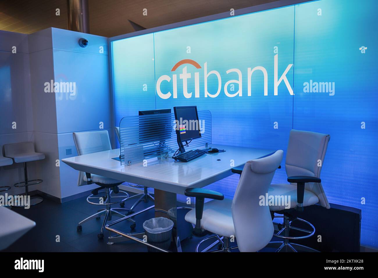 Airport meeting room hi-res stock photography and images - Alamy