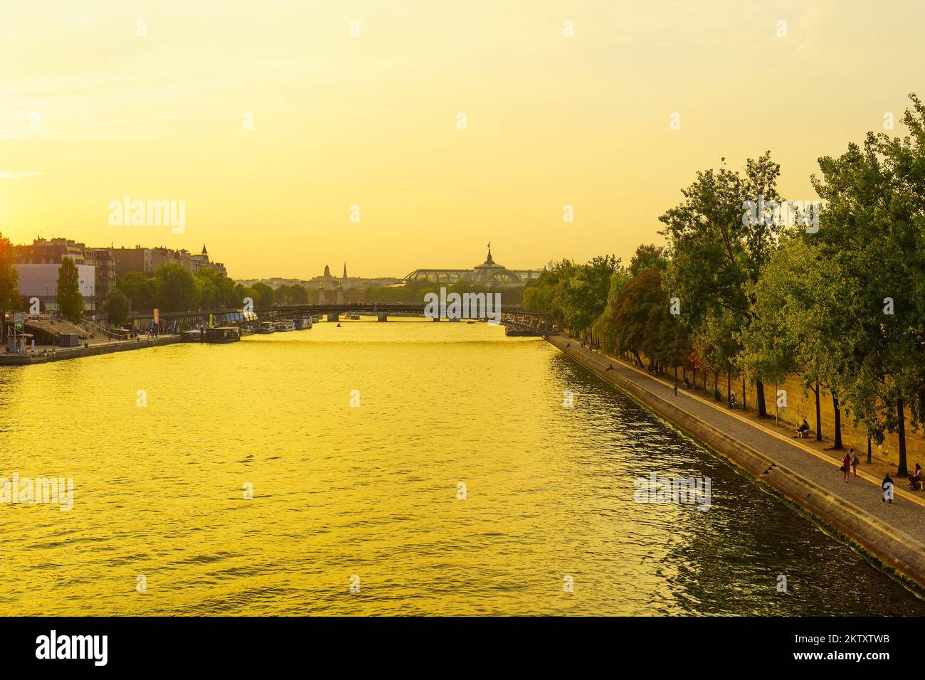 Seine river hdr hi-res stock photography and images - Alamy