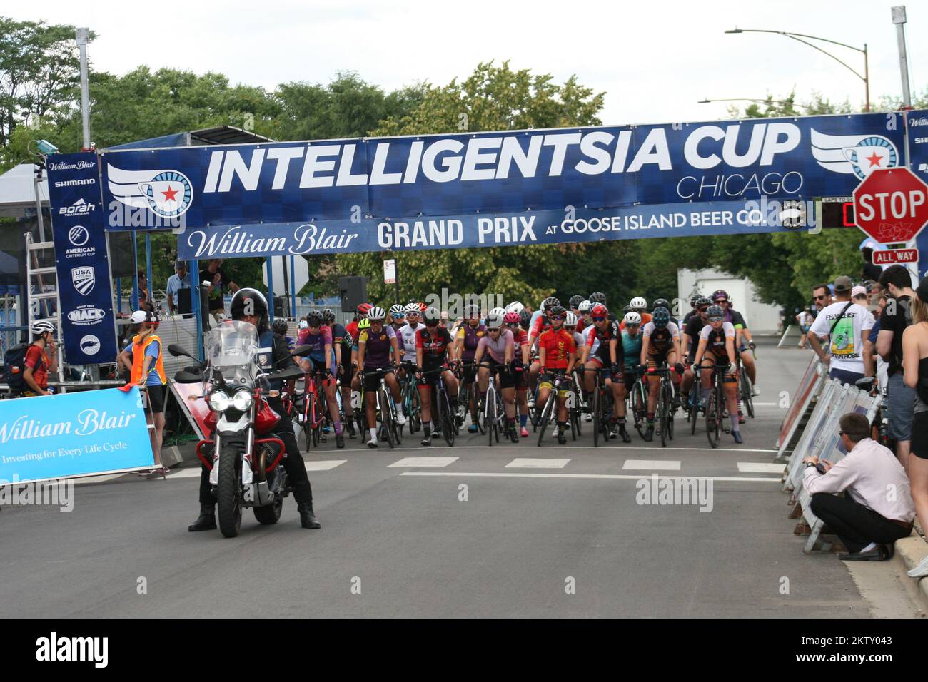 Women's cycling in Chicago, Illinois, USA during the William Blair ...