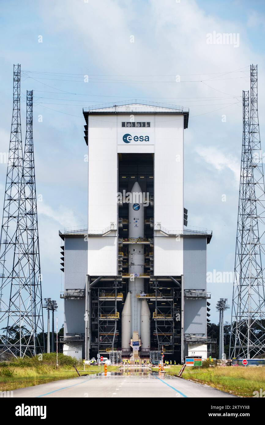 Transfer of Ariane 6 fairing Stock Photo - Alamy