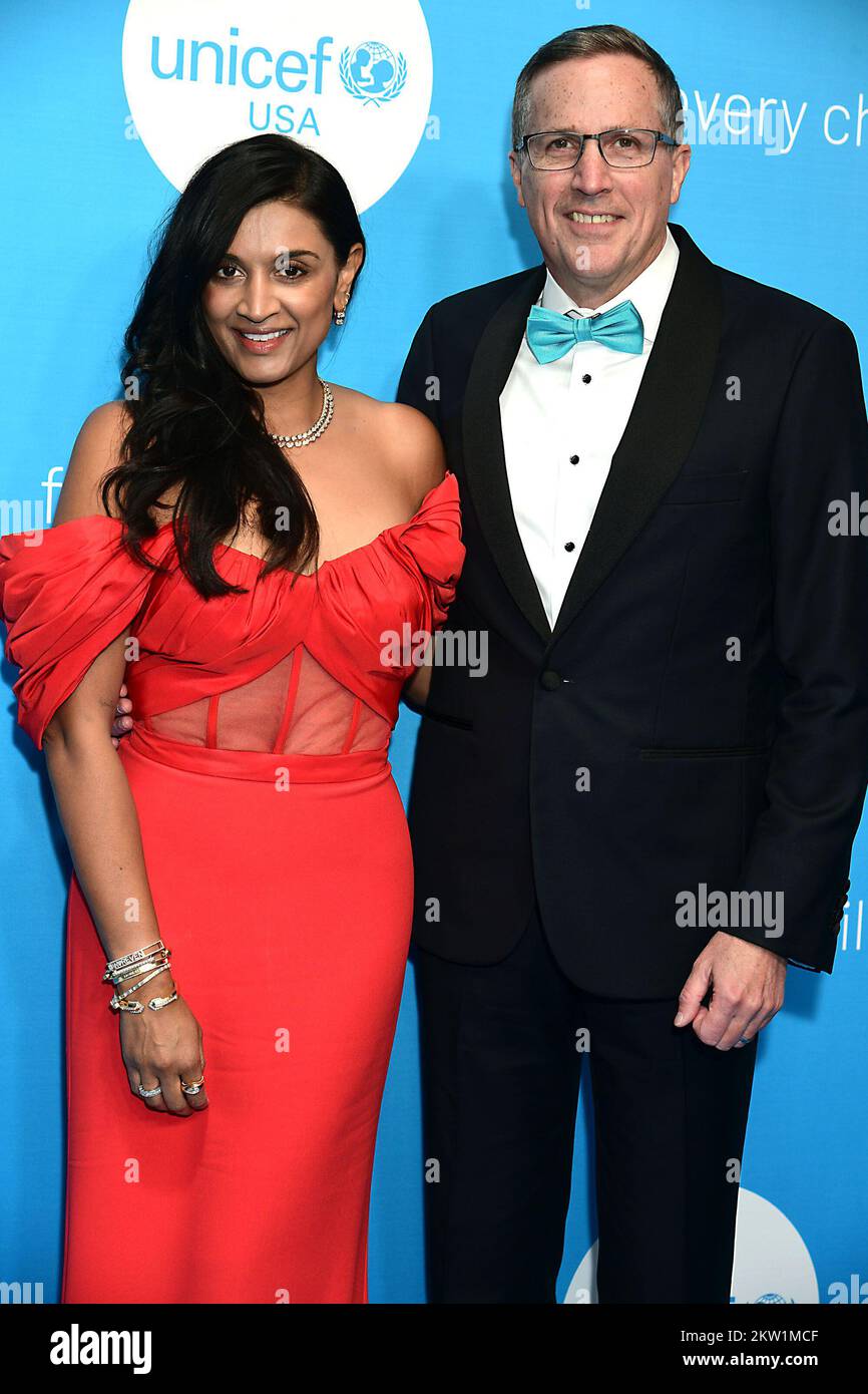 New York, New York, USA. 29/11/2022, Purvi Padia and Michael J Nyenhuis ...