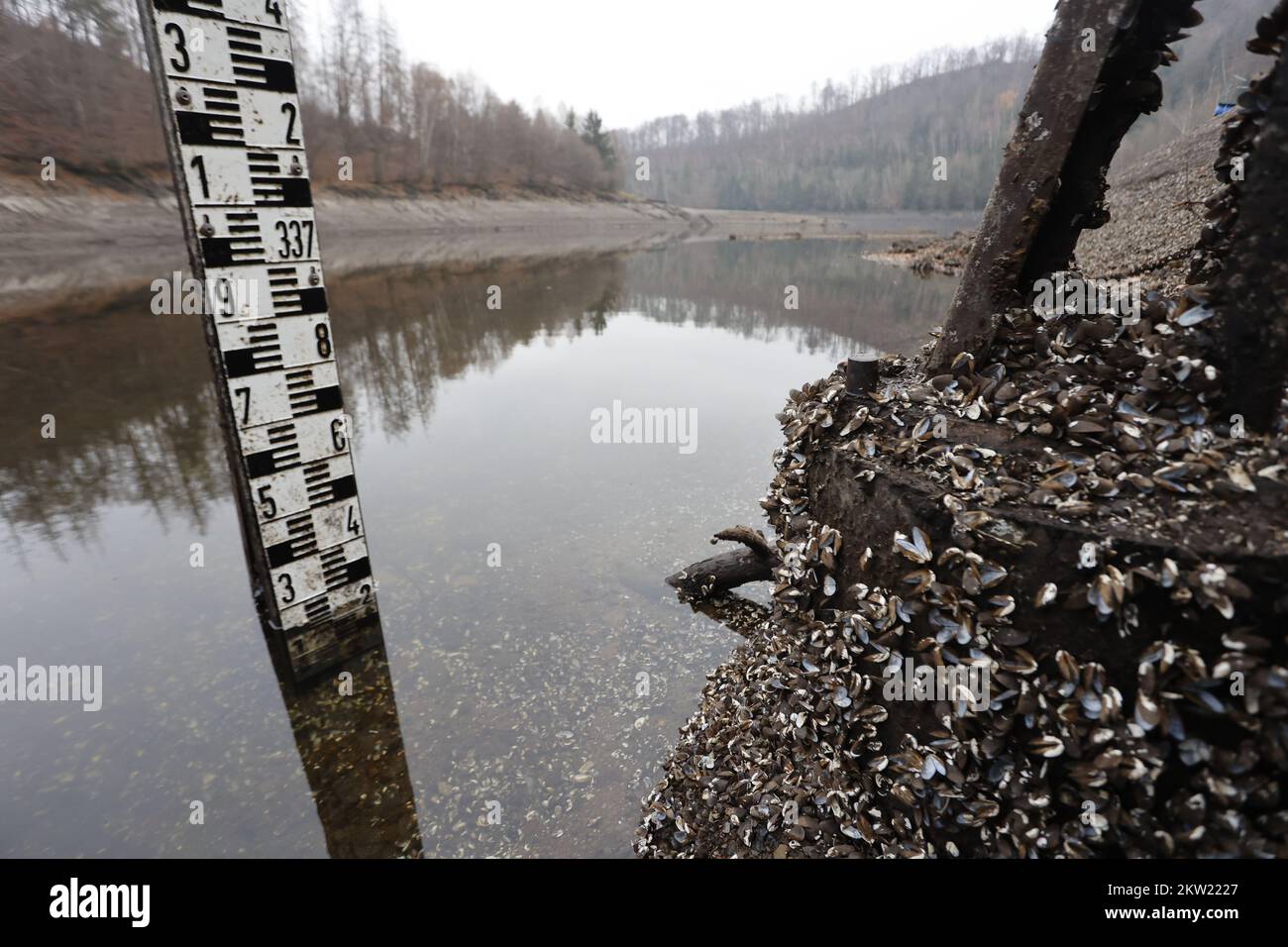 Water level gauge dam hi-res stock photography and images - Alamy