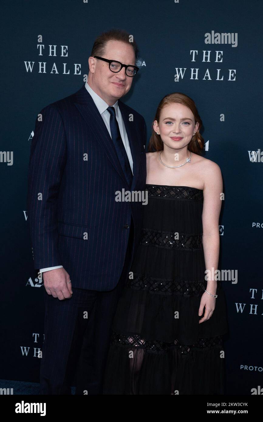 Brendan fraser sadie sink hi-res stock photography and images - Alamy