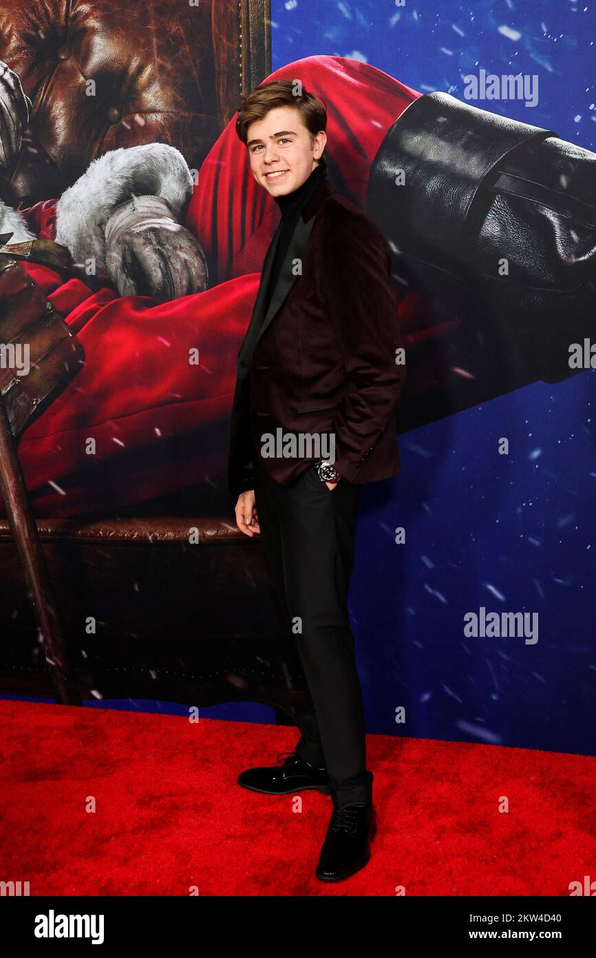 Violent night 2022 film hi-res stock photography and images - Alamy