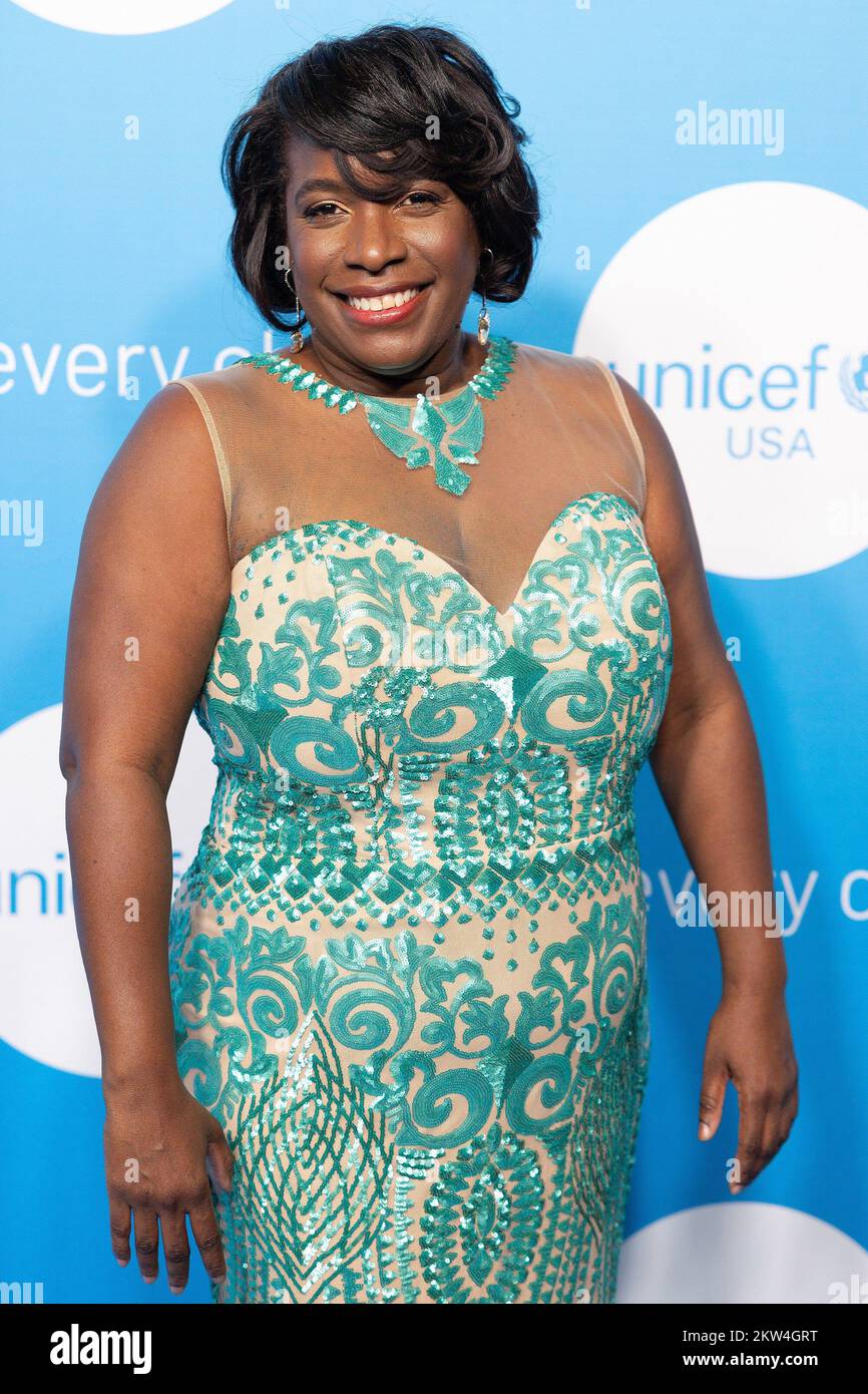 New York, NY, USA. 29th Nov, 2022. V. Renée Cutting at arrivals for The ...