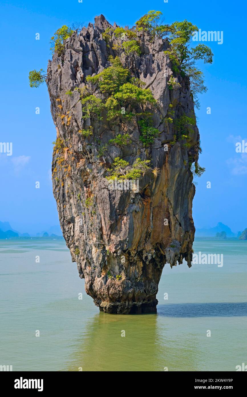Striking rock formation on Khao Phing Kan Island, also James Bond ...