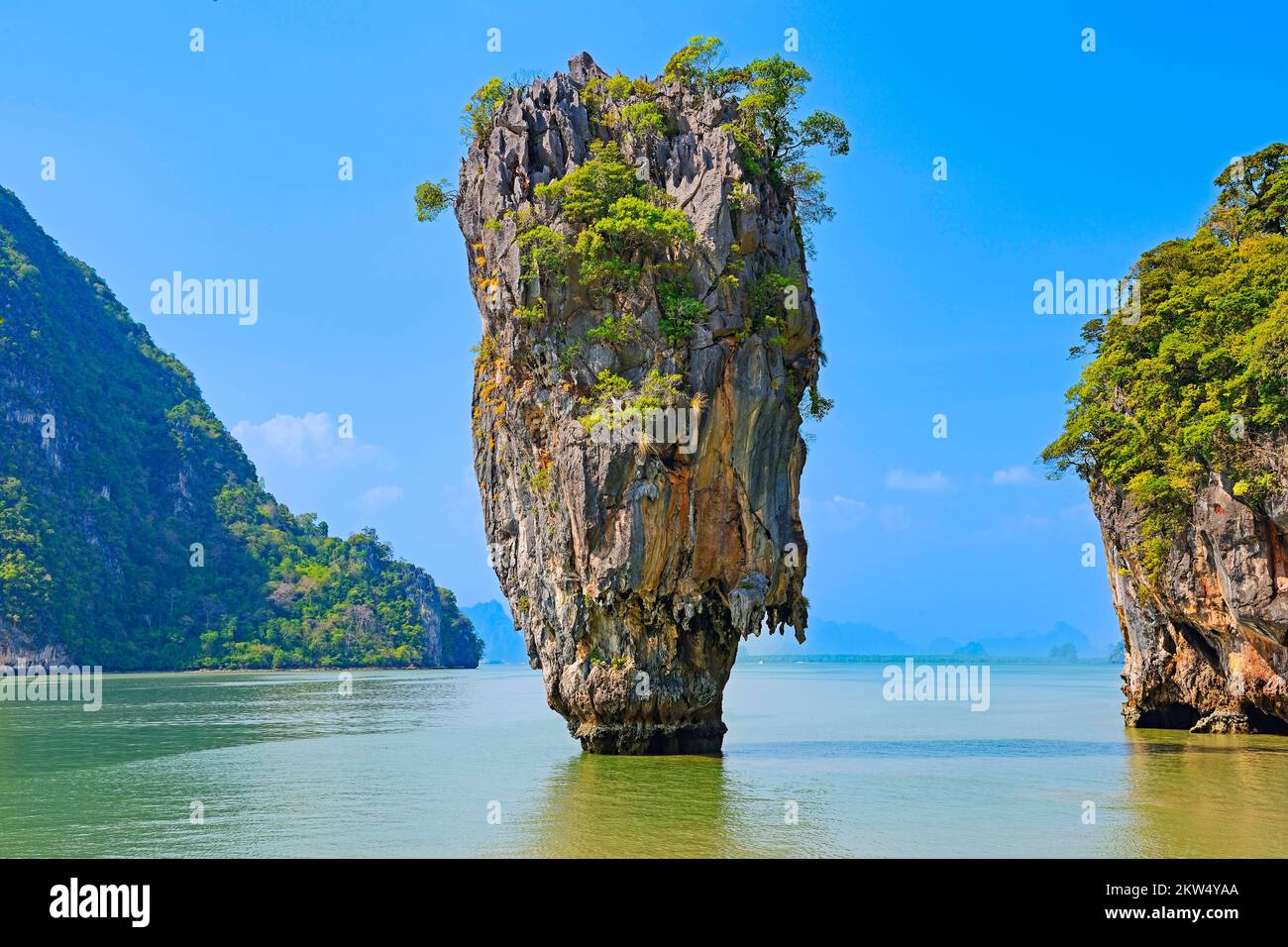 Striking rock formation on Khao Phing Kan Island, also James Bond ...