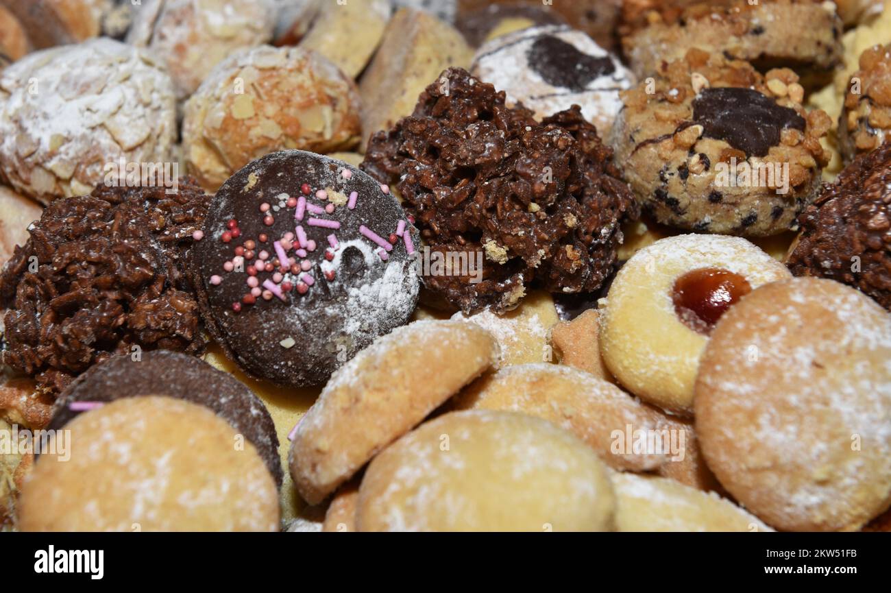 Biscuits, Christmas biscuits, Christmas biscuits, Pastries, Biscuits ...