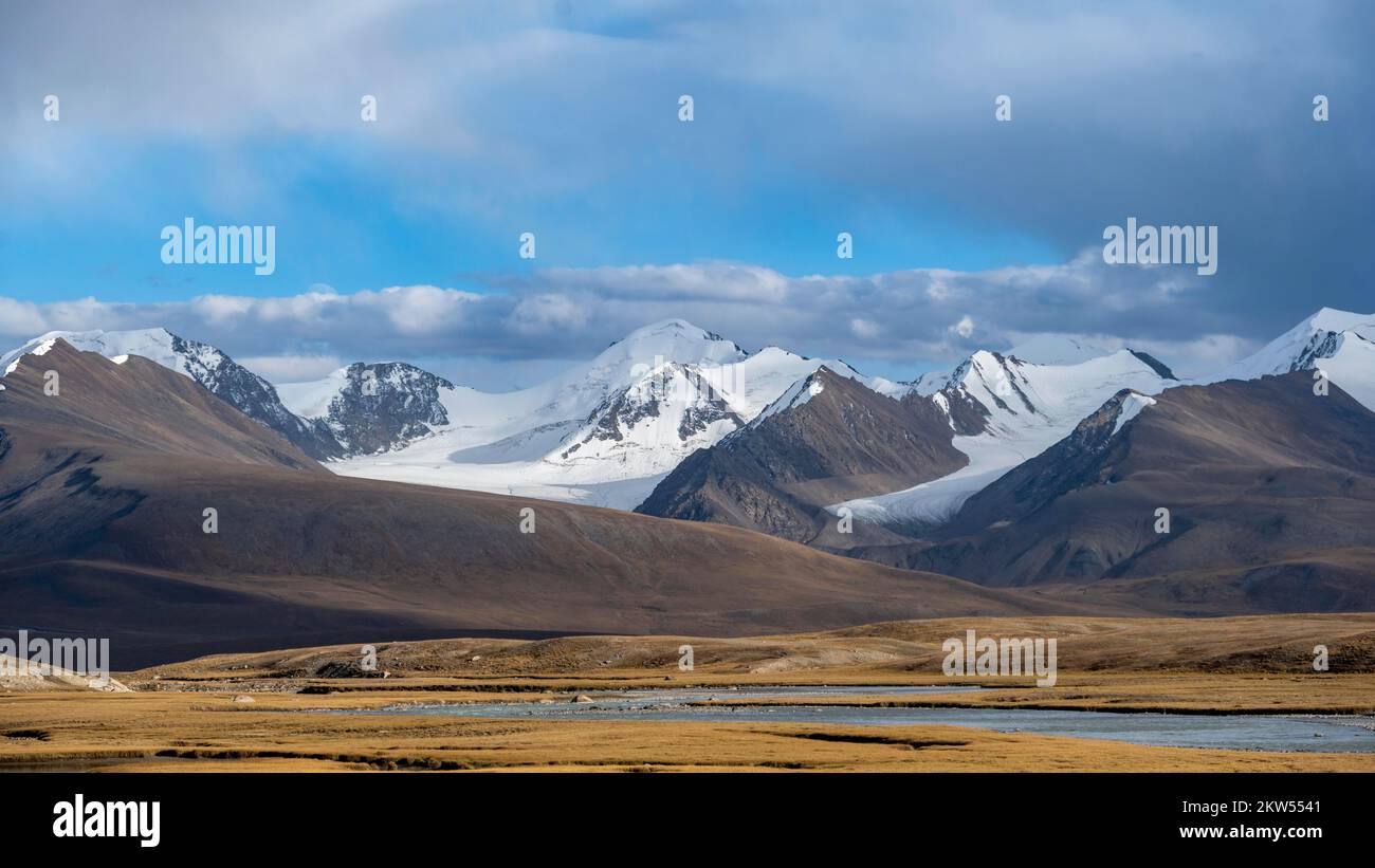 Glaciated and snowy peaks, Sary-Tor Glacier, Ak Shyrak Mountains, at ...