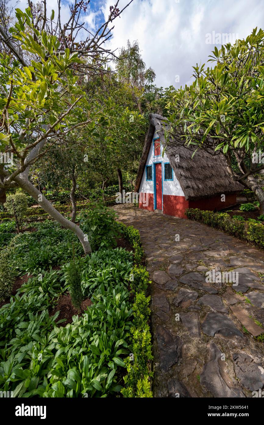 Casas de Colmo, traditional thatched house, Botanical Garden, Jardim ...