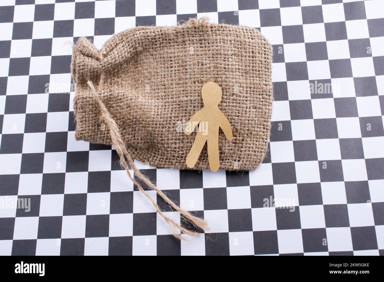 Man with canvas bag hi-res stock photography and images - Alamy