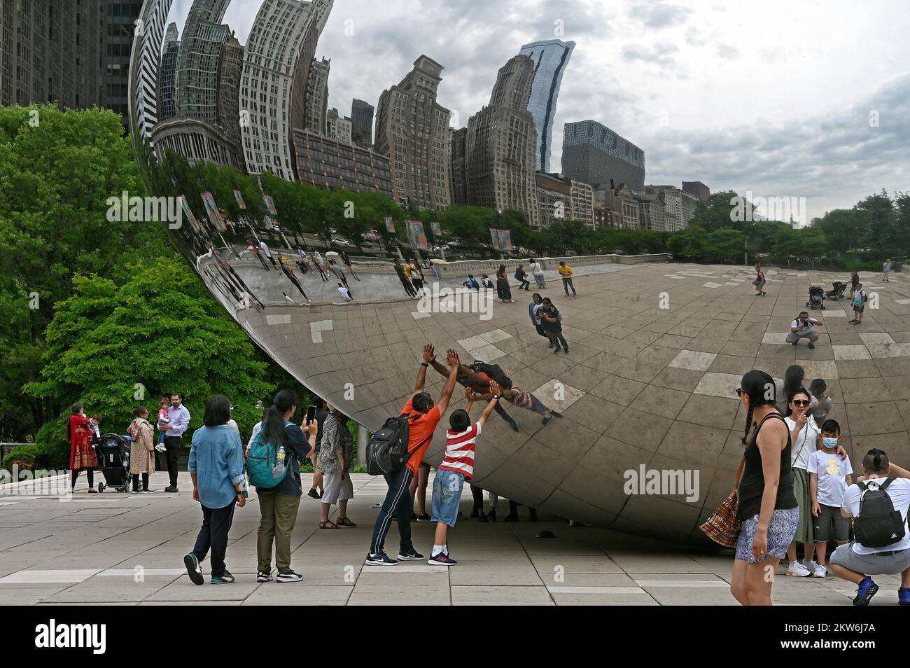 Sculpture by British artist Anish Kapoor Cloud Gate in Millennium Park ...