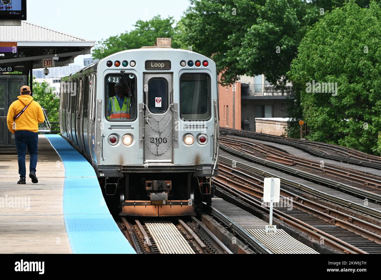 The Loop elevated train stop in the neighbourhood of the same name ...