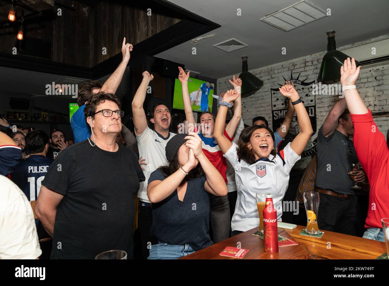 Fans of USA football team celebrate win against Iran at Qatar World Cup ...