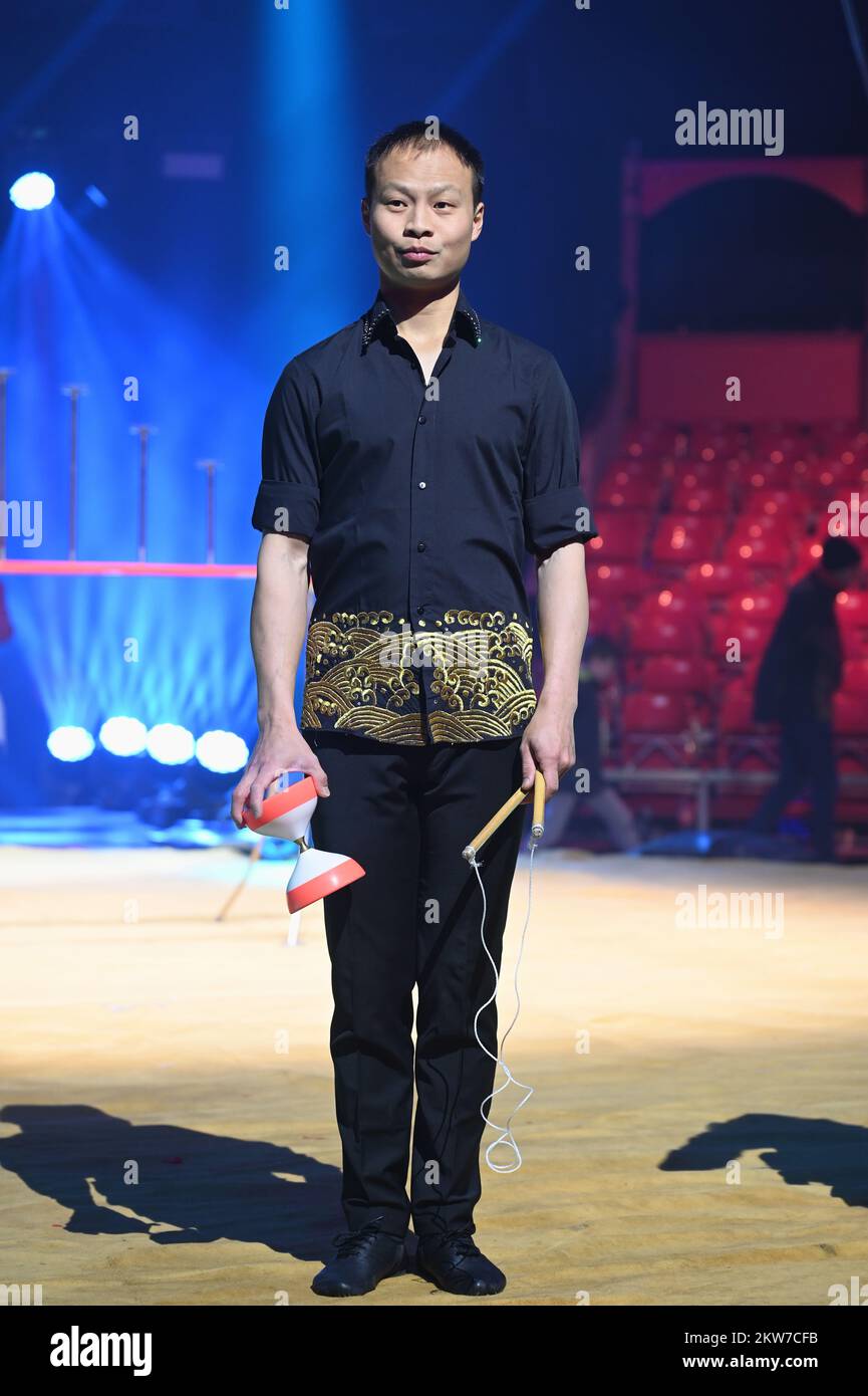 Cologne, Germany. 29th Nov, 2022. Diabolo artist Chu Chuan-Ho poses in ...